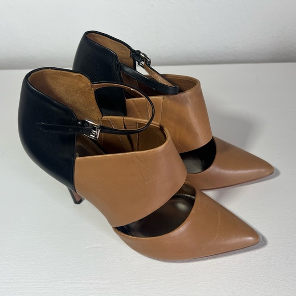 Coach | Shoes | Coach Heart Calf High Heels Black Tan Leather Dress ...